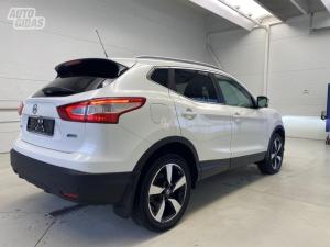 White Nissan Qashqai 2014 in Radviliskis, with an engine capacity of 1.50 L and mileage of 194 thousand km for 9350 €, photo 3 on AUTOMOTO.COM.LV