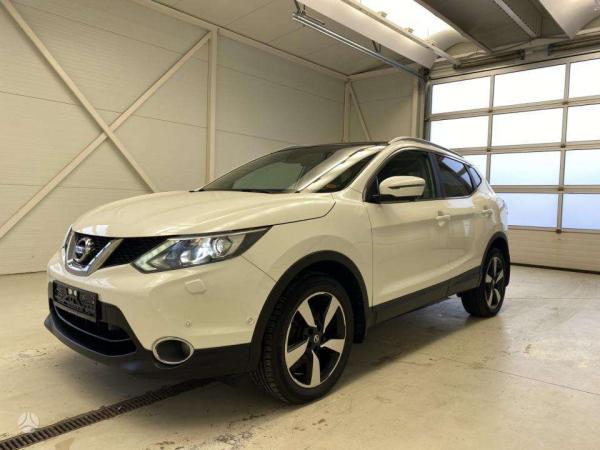White Nissan Qashqai 2014 in Radviliskis, with an engine capacity of 1.46 L and mileage of 194 thousand km for 9150 €, photo 1 on AUTOMOTO.COM.LV