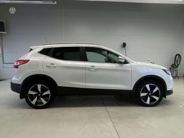 White Nissan Qashqai 2014 in Radviliskis, with an engine capacity of 1.46 L and mileage of 194 thousand km for 9150 €, photo 7 on AUTOMOTO.COM.LV