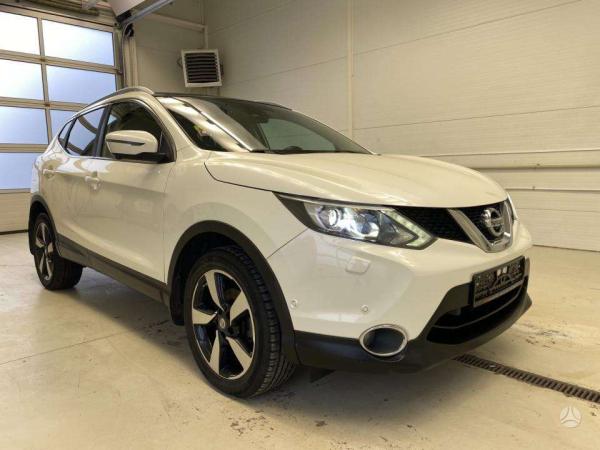 White Nissan Qashqai 2014 in Radviliskis, with an engine capacity of 1.46 L and mileage of 194 thousand km for 8950 €, photo 2 on AUTOMOTO.COM.LV