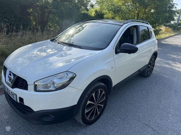 Balts Nissan Qashqai 2014 Tauragė, ar dzinēja tilpumu 1.50 L un nobraukumu 235 tūkst. km par 4800 €, foto 1 vietnē AUTOMOTO.COM.LV