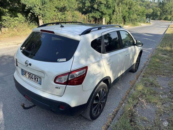 Balts Nissan Qashqai 2014 Tauragė, ar dzinēja tilpumu 1.50 L un nobraukumu 235 tūkst. km par 4800 €, foto 3 vietnē AUTOMOTO.COM.LV