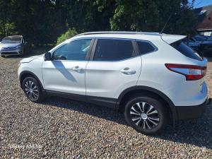 Balts Nissan Qashqai 2014 Tauragė, ar dzinēja tilpumu 1.50 L un nobraukumu 320 tūkst. km par 6600 €, foto 3 vietnē AUTOMOTO.COM.LV