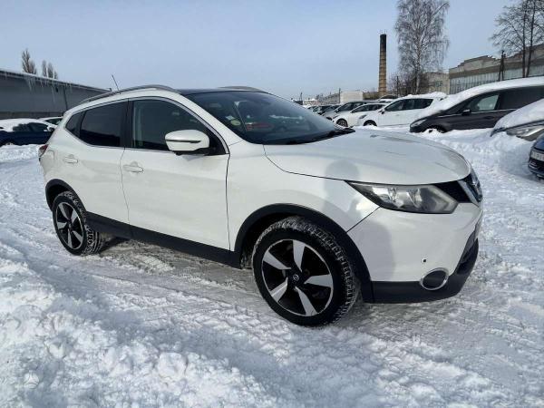 Balts Nissan Qashqai 2015 Tauragė, ar dzinēja tilpumu 1.50 L un nobraukumu 231 tūkst. km par 7900 €, foto 2 vietnē AUTOMOTO.COM.LV