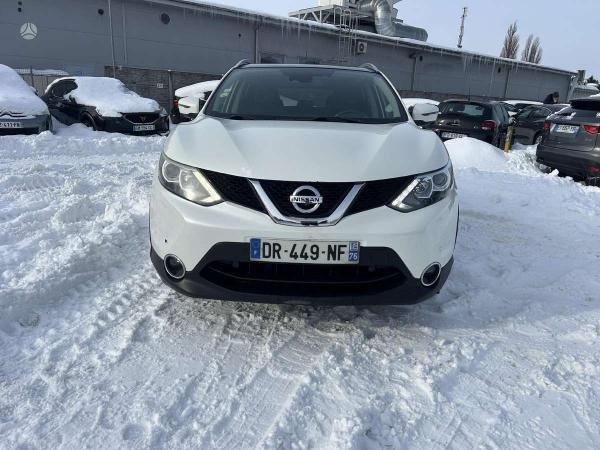 Balts Nissan Qashqai 2015 Tauragė, ar dzinēja tilpumu 1.50 L un nobraukumu 231 tūkst. km par 7900 €, foto 3 vietnē AUTOMOTO.COM.LV
