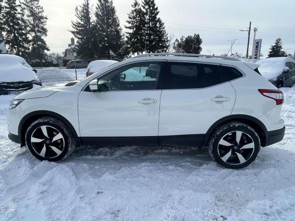 Balts Nissan Qashqai 2015 Tauragė, ar dzinēja tilpumu 1.50 L un nobraukumu 231 tūkst. km par 7900 €, foto 4 vietnē AUTOMOTO.COM.LV