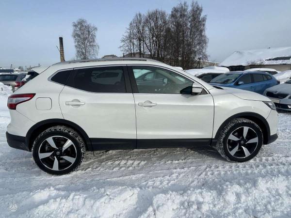 Balts Nissan Qashqai 2015 Tauragė, ar dzinēja tilpumu 1.50 L un nobraukumu 231 tūkst. km par 7900 €, foto 6 vietnē AUTOMOTO.COM.LV