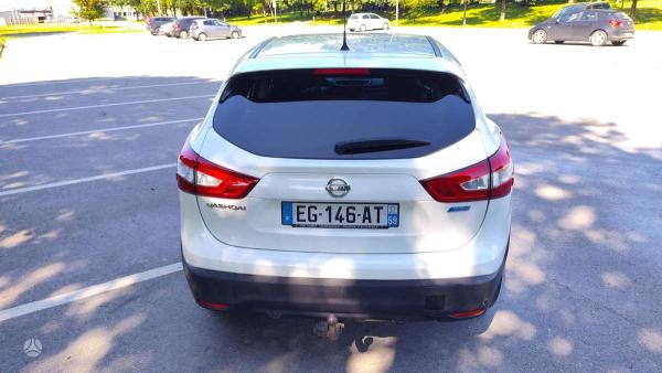 Balts Nissan Qashqai 2016 Tauragė, ar dzinēja tilpumu 1.46 L un nobraukumu 262 tūkst. km par 7300 €, foto 5 vietnē AUTOMOTO.COM.LV
