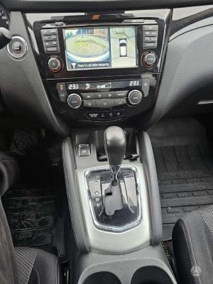 White Nissan Qashqai 2017 in Panevezys, with an engine capacity of 1.20 L and mileage of 174 thousand km for 5200 €, photo 10 on AUTOMOTO.COM.LV