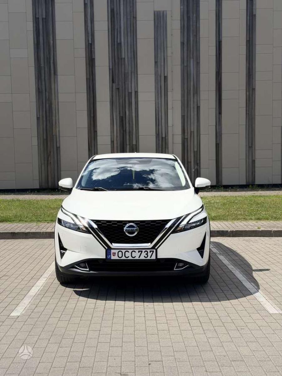 White Nissan Qashqai 2022 in Taurage, with an engine capacity of 1.33 L and mileage of 98 thousand km for 23000 €, photo 3 on AUTOMOTO.COM.LV
