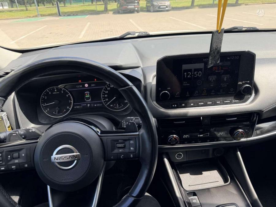 White Nissan Qashqai 2022 in Taurage, with an engine capacity of 1.33 L and mileage of 98 thousand km for 23000 €, photo 16 on AUTOMOTO.COM.LV