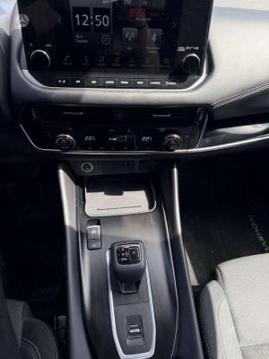 White Nissan Qashqai 2022 in Taurage, with an engine capacity of 1.33 L and mileage of 98 thousand km for 23000 €, photo 17 on AUTOMOTO.COM.LV