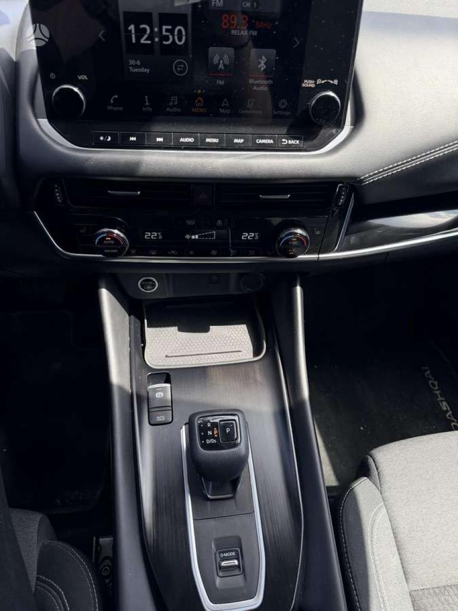 White Nissan Qashqai 2022 in Taurage, with an engine capacity of 1.33 L and mileage of 98 thousand km for 23000 €, photo 17 on AUTOMOTO.COM.LV