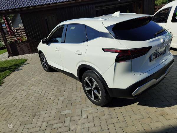 White Nissan Qashqai 2022 in Klaipeda, with an engine capacity of 1.33 L and mileage of 28 thousand km for 6400 €, photo 2 on AUTOMOTO.COM.LV