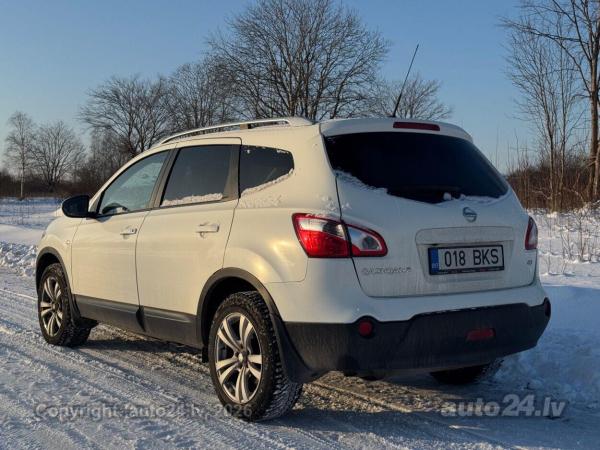 Balts Nissan Qashqai 2013 Tallina, ar dzinēja tilpumu 2.00 L un nobraukumu 170 tūkst. km par 7290 €, foto 4 vietnē AUTOMOTO.COM.LV