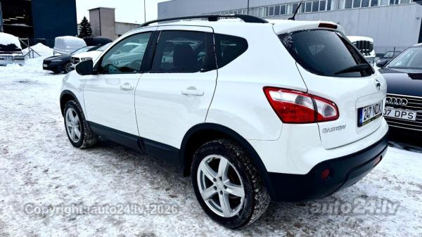 Balts Nissan Qashqai 2013 Tallina, ar dzinēja tilpumu 2.00 L un nobraukumu 167 tūkst. km par 6290 €, foto 8 vietnē AUTOMOTO.COM.LV