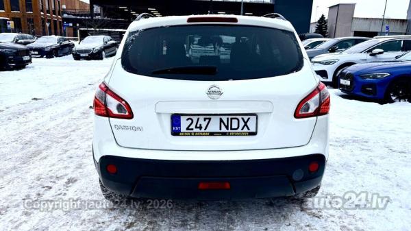 Balts Nissan Qashqai 2013 Tallina, ar dzinēja tilpumu 2.00 L un nobraukumu 167 tūkst. km par 6290 €, foto 10 vietnē AUTOMOTO.COM.LV