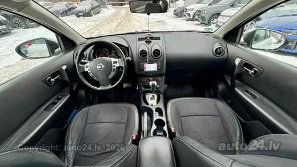 White Nissan Qashqai 2013 in Tallinn, with an engine capacity of 2.00 L and mileage of 167 thousand km for 6290 €, photo 11 on AUTOMOTO.COM.LV