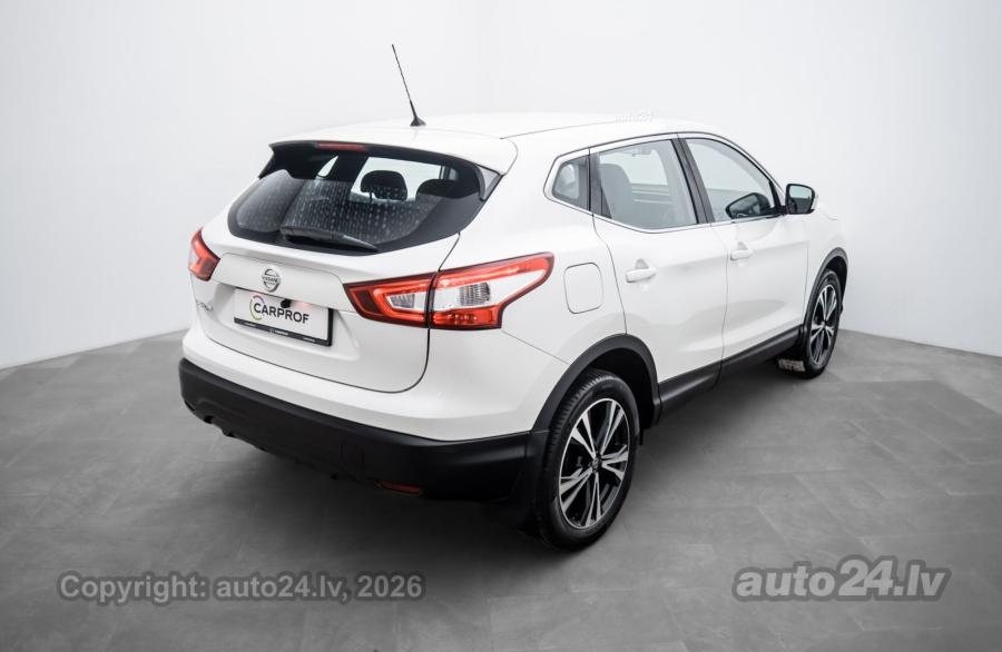 White Nissan Qashqai 2014 in Tallinn, with an engine capacity of 1.20 L and mileage of 85 thousand km for 9999 €, photo 5 on AUTOMOTO.COM.LV