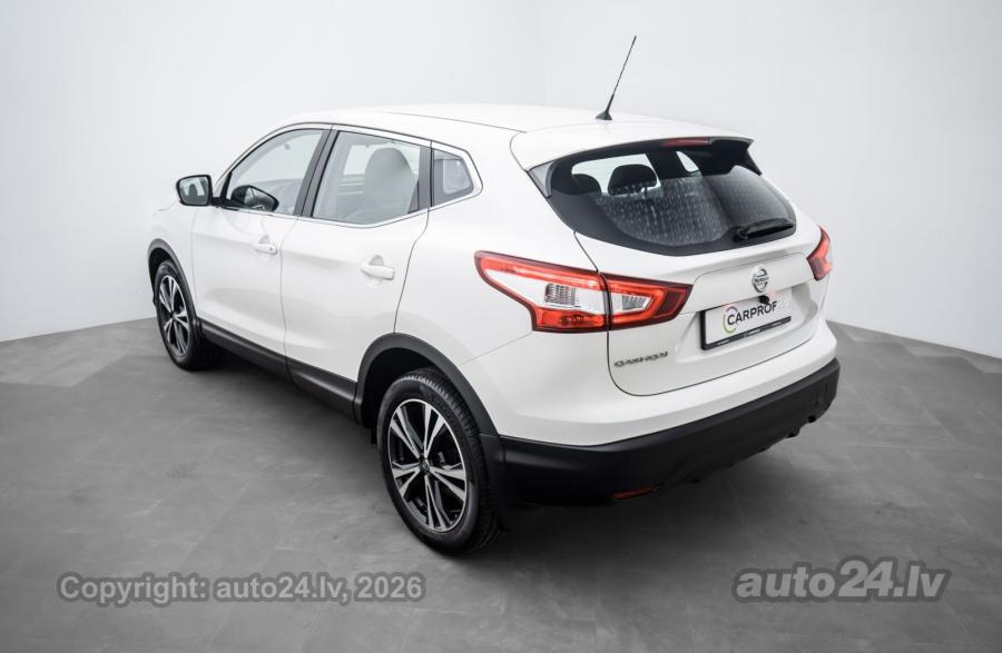 White Nissan Qashqai 2014 in Tallinn, with an engine capacity of 1.20 L and mileage of 85 thousand km for 9999 €, photo 7 on AUTOMOTO.COM.LV