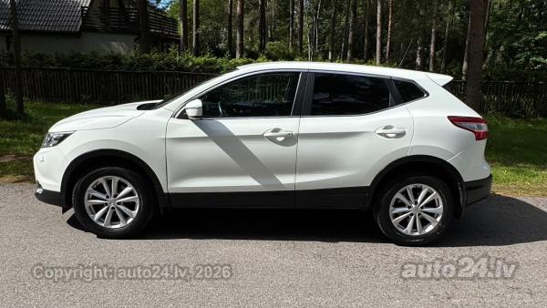White Nissan Qashqai 2014 in Tallinn, with an engine capacity of 1.20 L and mileage of 166 thousand km for 7499 €, photo 2 on AUTOMOTO.COM.LV