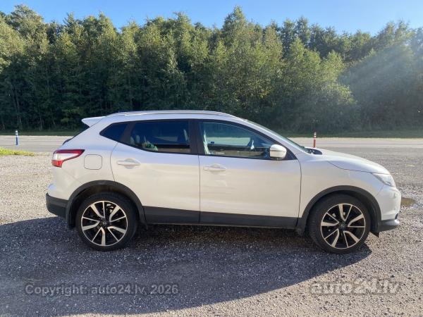 Balts Nissan Qashqai 2014 Tallina, ar dzinēja tilpumu 1.20 L un nobraukumu 144 tūkst. km par 8500 €, foto 3 vietnē AUTOMOTO.COM.LV