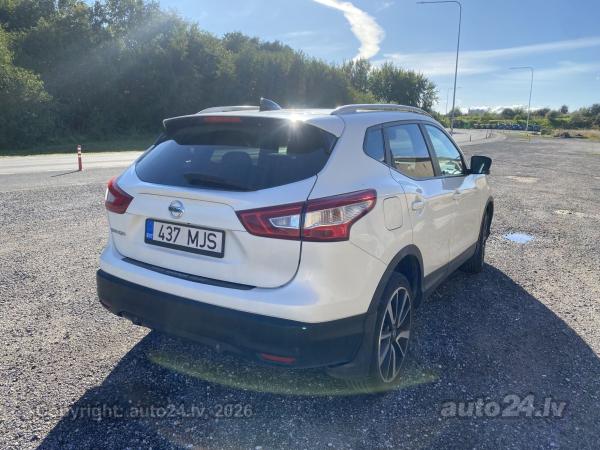 Balts Nissan Qashqai 2014 Tallina, ar dzinēja tilpumu 1.20 L un nobraukumu 144 tūkst. km par 8500 €, foto 4 vietnē AUTOMOTO.COM.LV