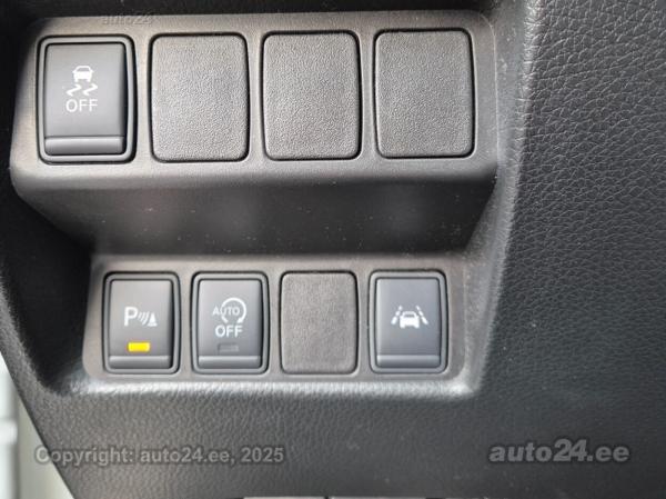 Balts Nissan Qashqai 2015 Tallina, ar dzinēja tilpumu 1.50 L un nobraukumu 158 tūkst. km par 12990 €, foto 11 vietnē AUTOMOTO.COM.LV