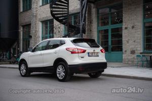 White Nissan Qashqai 2015 in Tallinn, with an engine capacity of 1.20 L and mileage of 126 thousand km for 8900 €, photo 5 on AUTOMOTO.COM.LV
