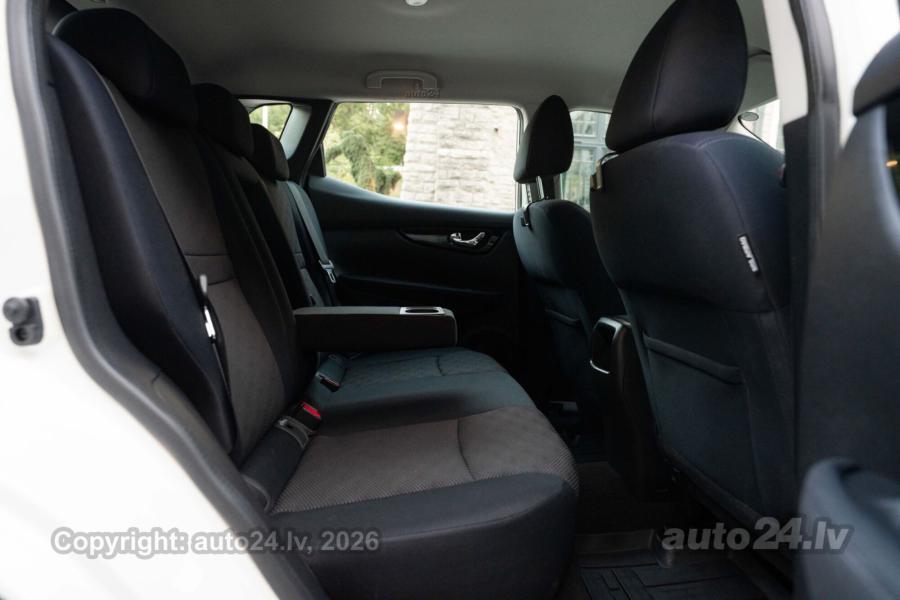 White Nissan Qashqai 2015 in Tallinn, with an engine capacity of 1.20 L and mileage of 126 thousand km for 8900 €, photo 19 on AUTOMOTO.COM.LV