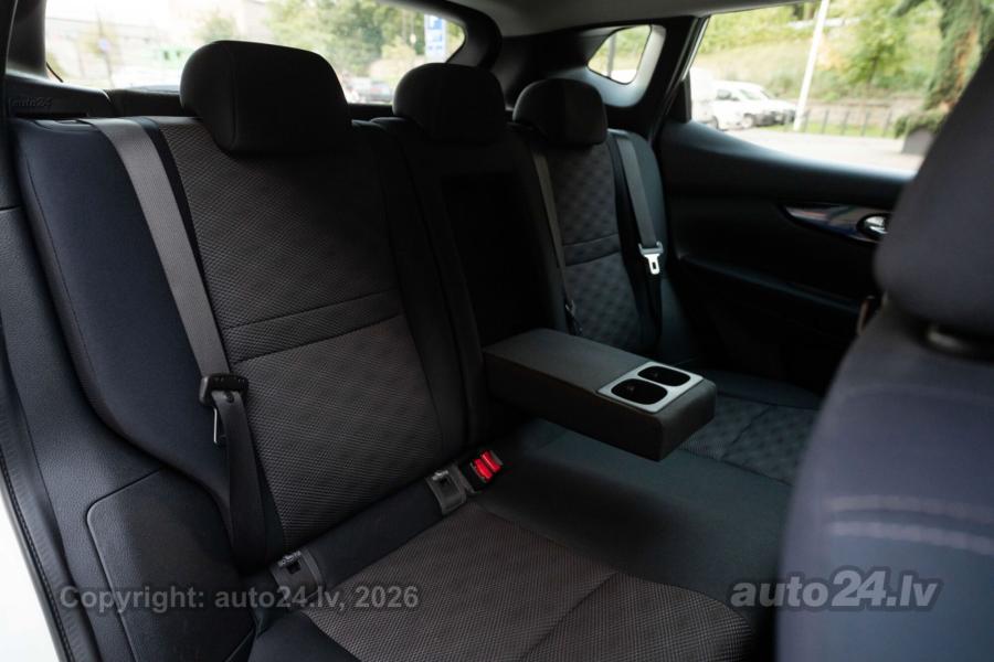 White Nissan Qashqai 2015 in Tallinn, with an engine capacity of 1.20 L and mileage of 126 thousand km for 8900 €, photo 20 on AUTOMOTO.COM.LV