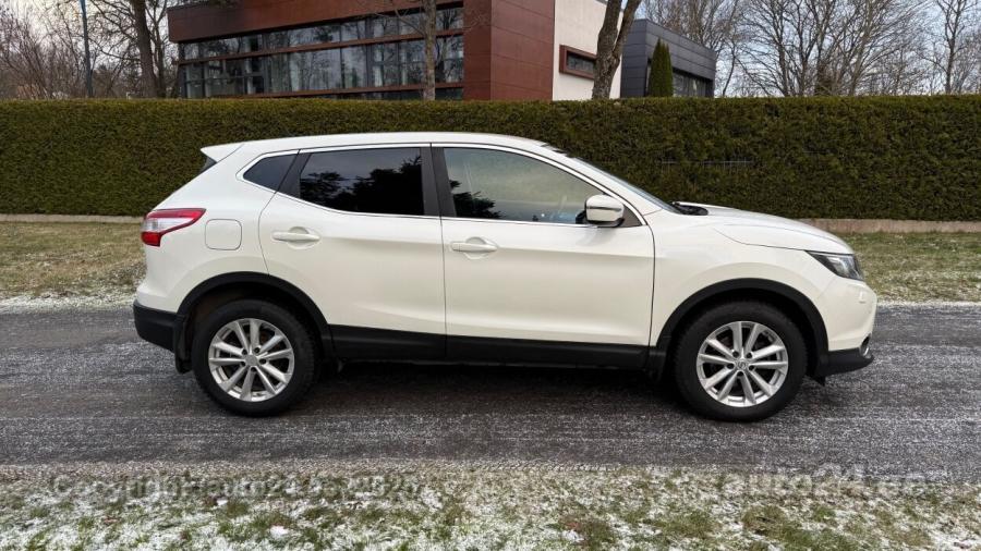 Balts Nissan Qashqai 2016 Tallina, ar dzinēja tilpumu 1.20 L un nobraukumu 169 tūkst. km par 8300 €, foto 1 vietnē AUTOMOTO.COM.LV