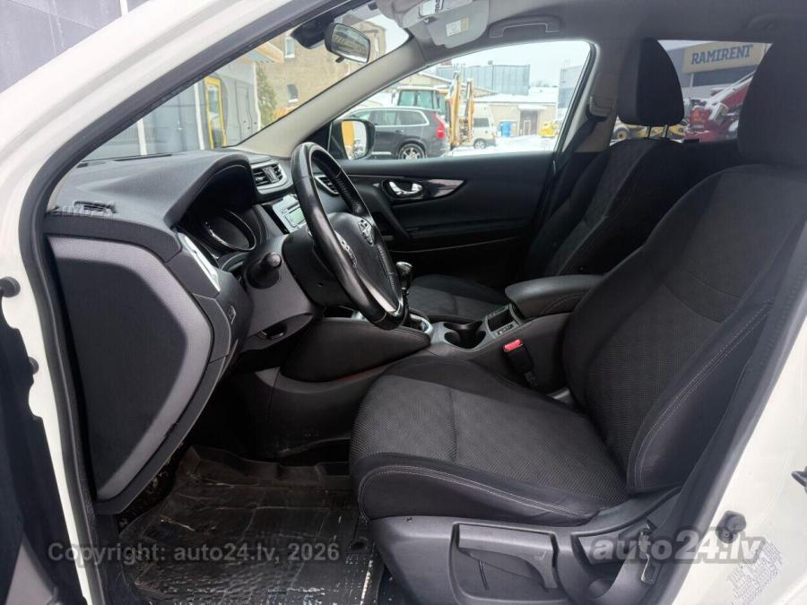 White Nissan Qashqai 2016 in Tallinn, with an engine capacity of 1.20 L and mileage of 269 thousand km for 5890 €, photo 7 on AUTOMOTO.COM.LV