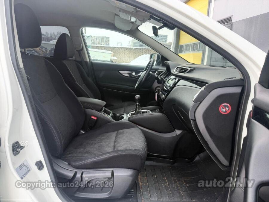 White Nissan Qashqai 2016 in Tallinn, with an engine capacity of 1.20 L and mileage of 269 thousand km for 5890 €, photo 9 on AUTOMOTO.COM.LV
