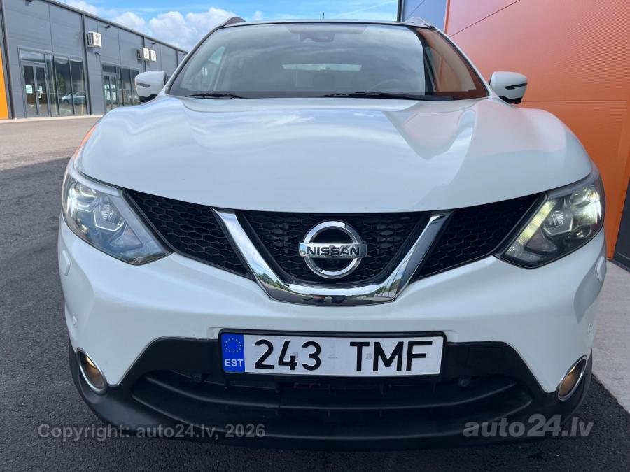 White Nissan Qashqai 2016 in Kuressaare, with an engine capacity of 1.20 L and mileage of 92 thousand km for 9990 €, photo 3 on AUTOMOTO.COM.LV