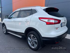 White Nissan Qashqai 2016 in Kuressaare, with an engine capacity of 1.20 L and mileage of 92 thousand km for 9990 €, photo 5 on AUTOMOTO.COM.LV