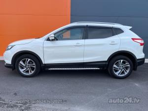 White Nissan Qashqai 2016 in Kuressaare, with an engine capacity of 1.20 L and mileage of 92 thousand km for 9990 €, photo 9 on AUTOMOTO.COM.LV