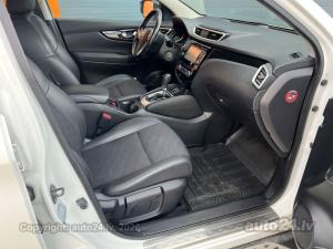 White Nissan Qashqai 2016 in Kuressaare, with an engine capacity of 1.20 L and mileage of 92 thousand km for 9990 €, photo 12 on AUTOMOTO.COM.LV