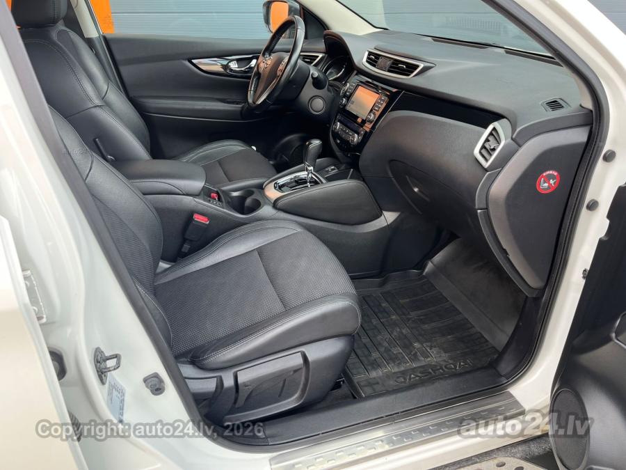 White Nissan Qashqai 2016 in Kuressaare, with an engine capacity of 1.20 L and mileage of 92 thousand km for 9990 €, photo 12 on AUTOMOTO.COM.LV