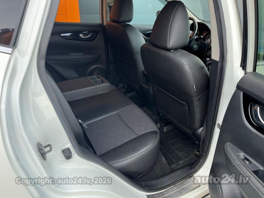 White Nissan Qashqai 2016 in Kuressaare, with an engine capacity of 1.20 L and mileage of 92 thousand km for 9990 €, photo 13 on AUTOMOTO.COM.LV