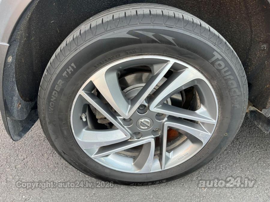 White Nissan Qashqai 2016 in Kuressaare, with an engine capacity of 1.20 L and mileage of 92 thousand km for 9990 €, photo 20 on AUTOMOTO.COM.LV