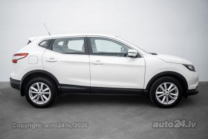 White Nissan Qashqai 2016 in Tallinn, with an engine capacity of 1.20 L and mileage of 102 thousand km for 9999 €, photo 5 on AUTOMOTO.COM.LV