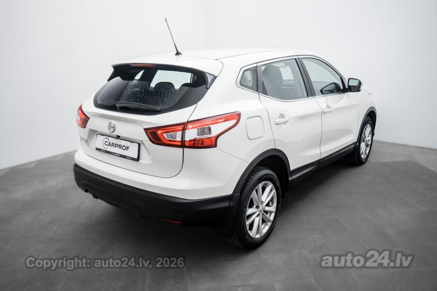 White Nissan Qashqai 2016 in Tallinn, with an engine capacity of 1.20 L and mileage of 102 thousand km for 9999 €, photo 6 on AUTOMOTO.COM.LV