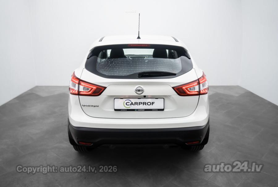 White Nissan Qashqai 2016 in Tallinn, with an engine capacity of 1.20 L and mileage of 102 thousand km for 9999 €, photo 7 on AUTOMOTO.COM.LV