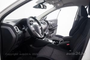 White Nissan Qashqai 2016 in Tallinn, with an engine capacity of 1.20 L and mileage of 102 thousand km for 9999 €, photo 9 on AUTOMOTO.COM.LV