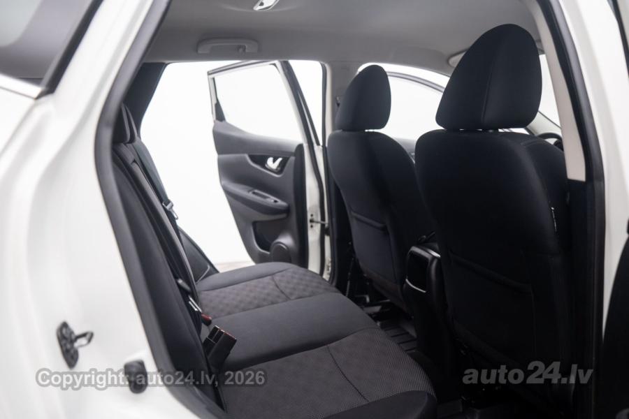 White Nissan Qashqai 2016 in Tallinn, with an engine capacity of 1.20 L and mileage of 102 thousand km for 9999 €, photo 11 on AUTOMOTO.COM.LV