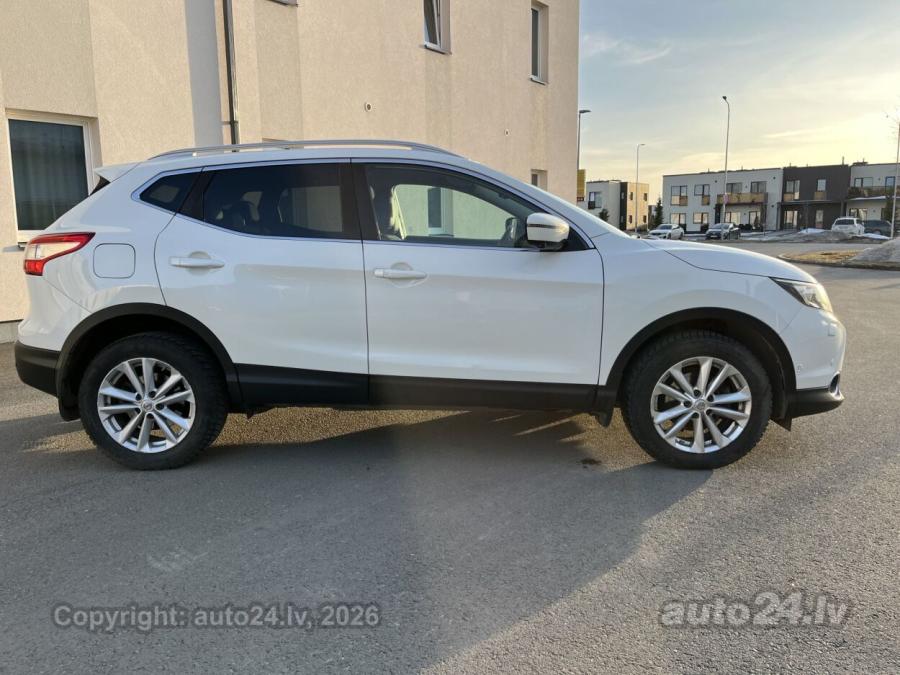 Balts Nissan Qashqai 2017 Tallina, ar dzinēja tilpumu 1.20 L un nobraukumu 116 tūkst. km par 10900 €, foto 4 vietnē AUTOMOTO.COM.LV