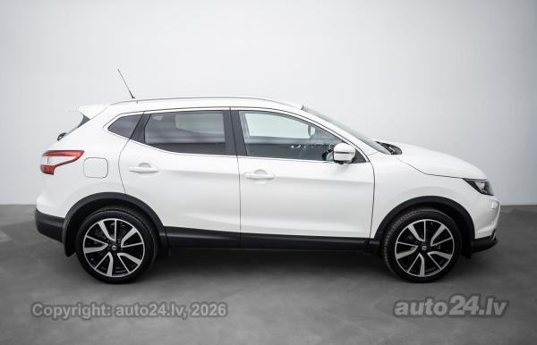 Balts Nissan Qashqai 2017 Tallina, ar dzinēja tilpumu 1.20 L un nobraukumu 92 tūkst. km par 12999 €, foto 4 vietnē AUTOMOTO.COM.LV