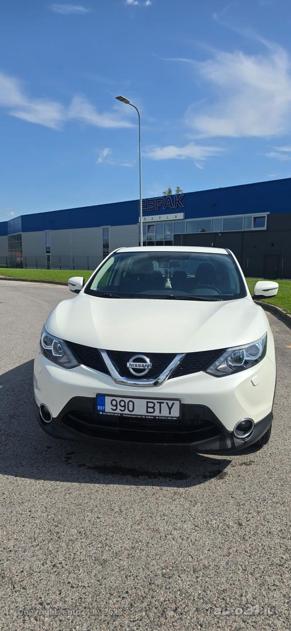 White Nissan Qashqai 2017 in Tallinn, with an engine capacity of 1.20 L and mileage of 184 thousand km for 7900 €, photo 1 on AUTOMOTO.COM.LV