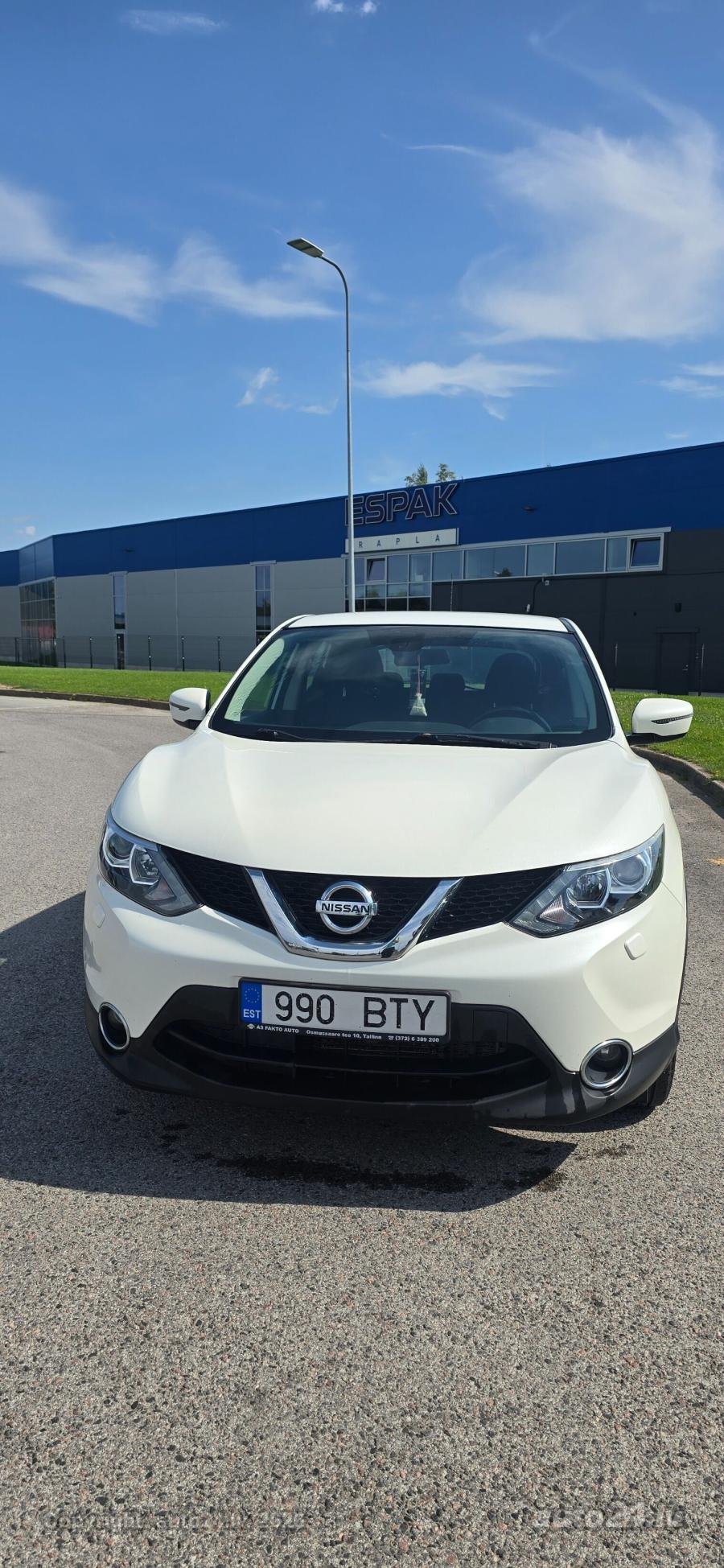 White Nissan Qashqai 2017 in Tallinn, with an engine capacity of 1.20 L and mileage of 184 thousand km for 7900 €, photo 1 on AUTOMOTO.COM.LV